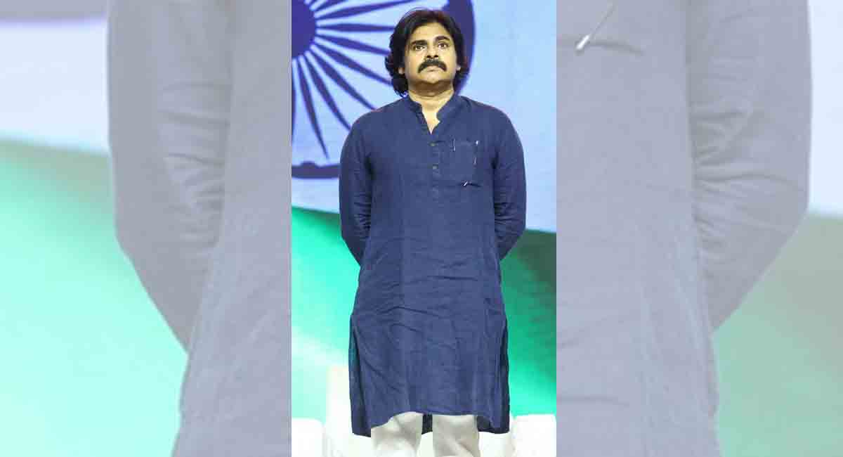 Pawan Kalyan tears up as Padmaja Reddy's speech begins